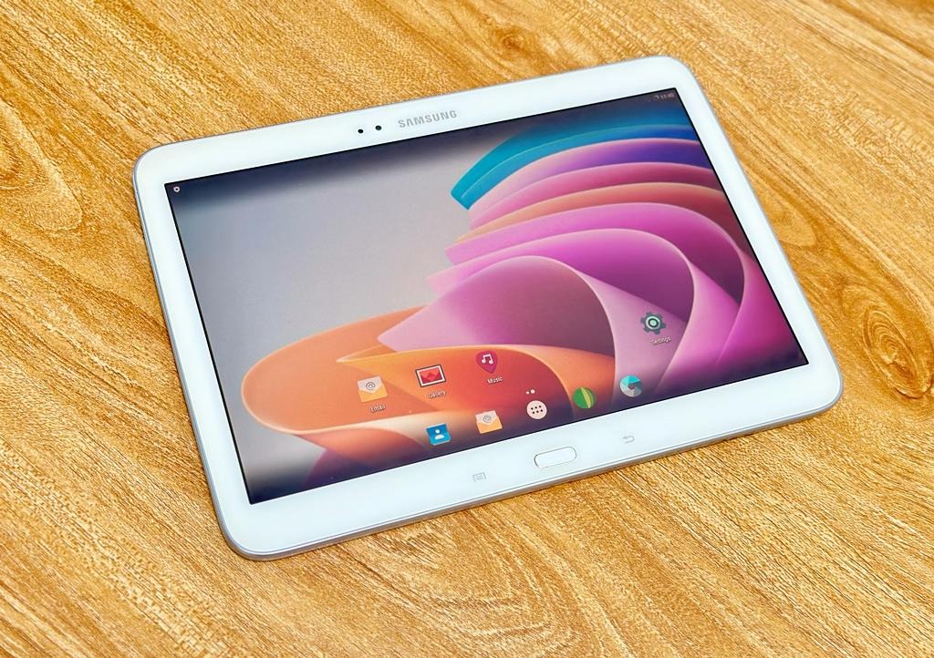 Samsung Tablet 10.1 Inch - Very New Condition - Free MS Office - With 5 ...