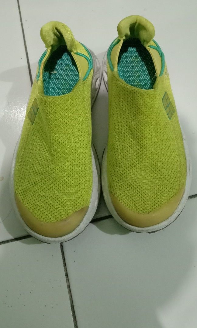 Sepatu Colombia slip on, Fesyen Wanita, Sepatu di Carousell