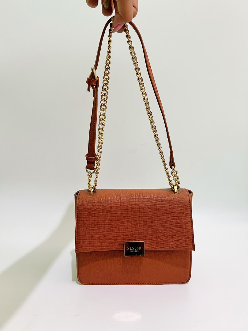 St Scott London Paris Sling Bag, Women's Fashion, Bags & Wallets ...