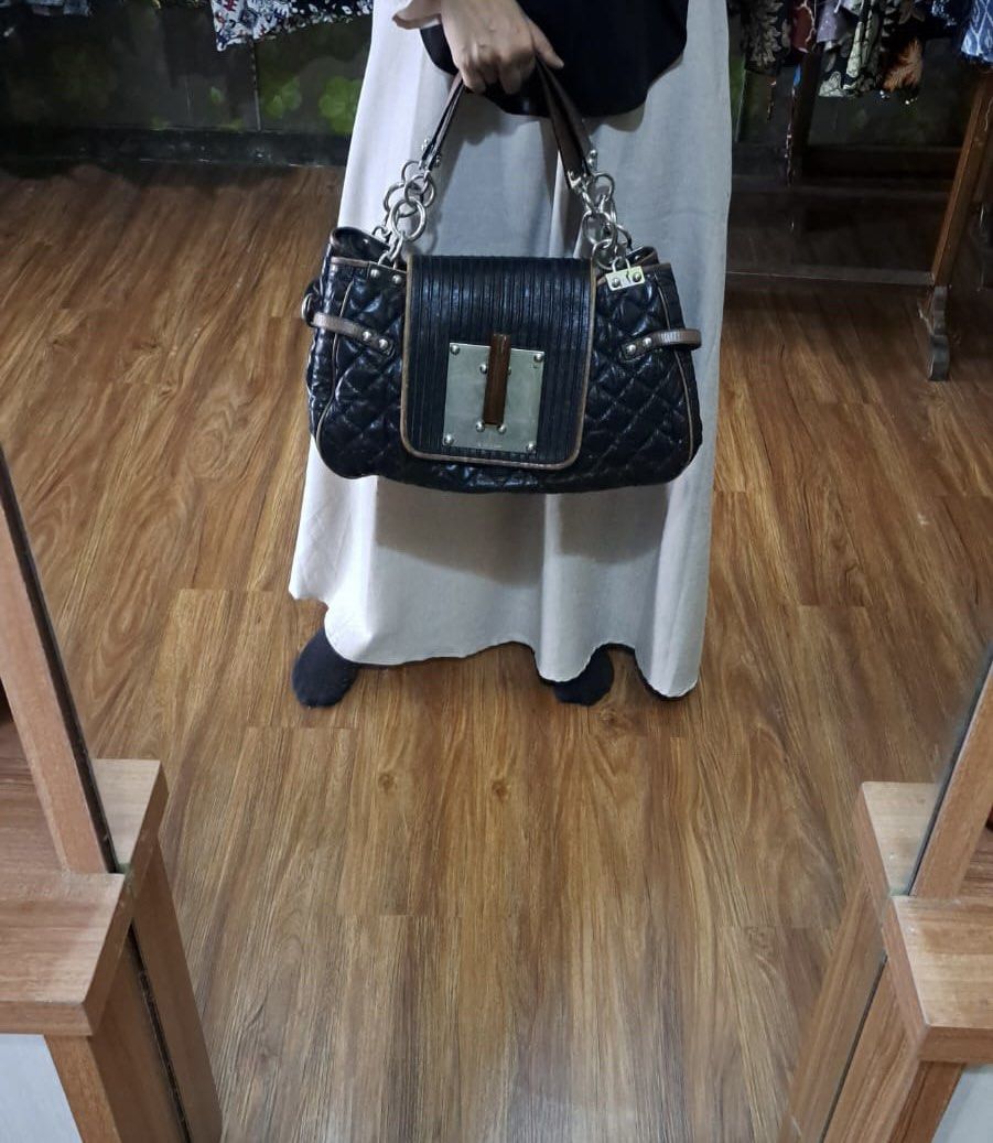 Tas DONINI ORIGINAL, Barang Mewah, Tas & Dompet di Carousell