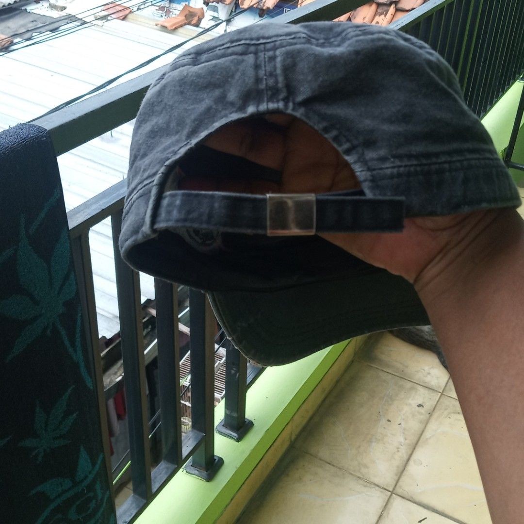 Topi Comando Modern varsity, Fesyen Pria, Aksesoris, Topi di Carousell