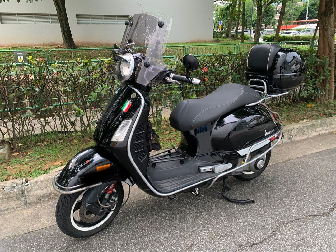 Vespa GTS 300 Super. Mature Owner. Registration Date 21/11/2012. COE ...