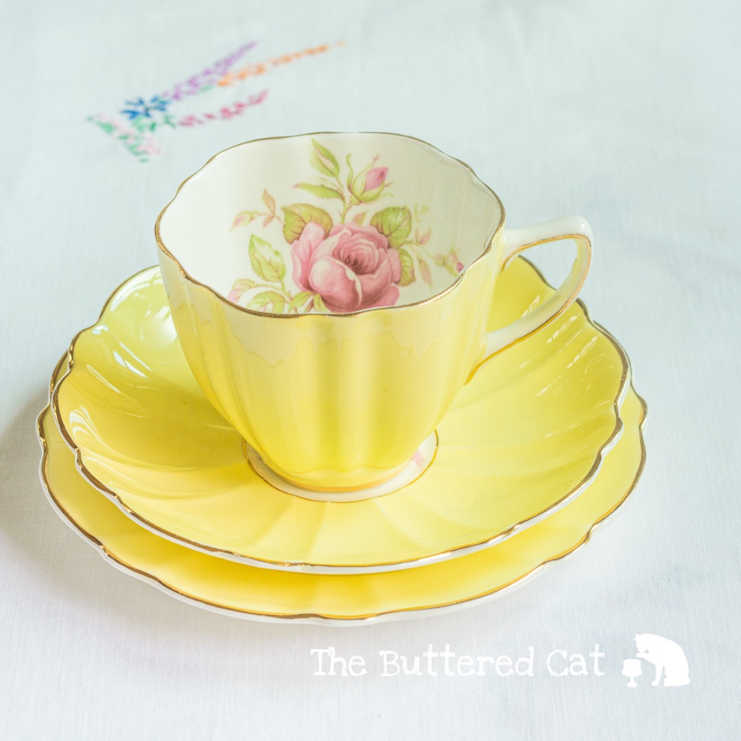 Vintage yellow daisy-shaped, scallop-edged English tea trio, Furniture ...