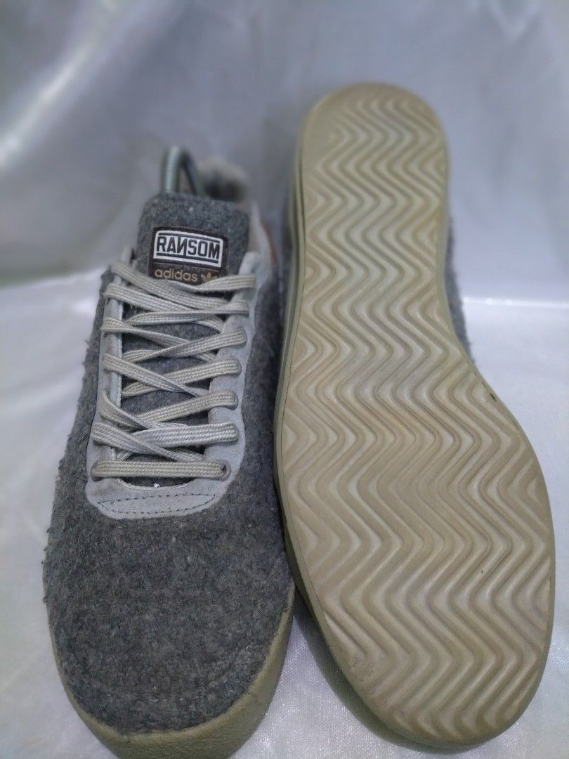 Adidas coleb Ransom Second Ori, Fesyen Pria, Sepatu , Sneakers di Carousell