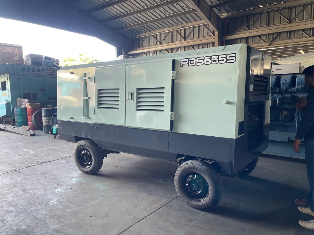 Airman 655 cfm unit trailer mounted, Commercial & Industrial ...