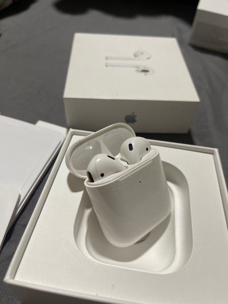 Airpod Gen 2 Full set Authentic with free casing, Audio, Earphones on ...