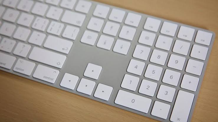Apple Magic Keyboard with Numpad, Computers & Tech, Parts & Accessories ...