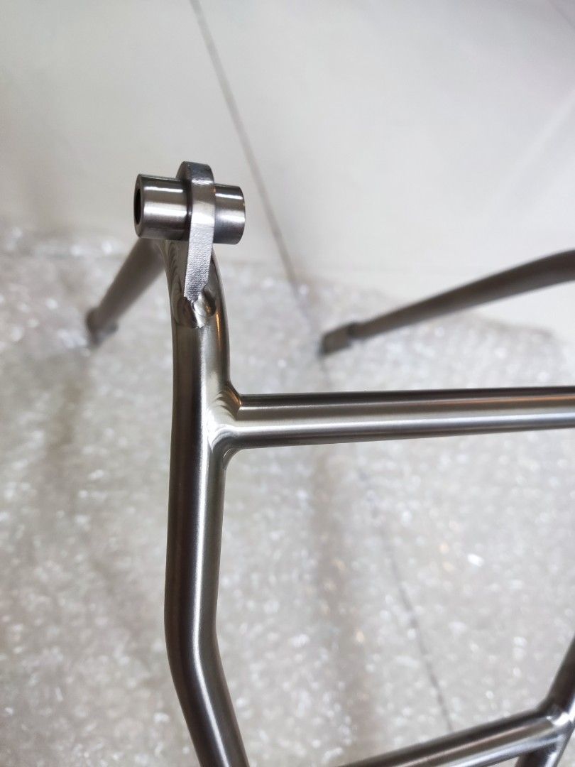 Brompton Titanium Rear Rack - 175g, Sports Equipment, Bicycles & Parts ...