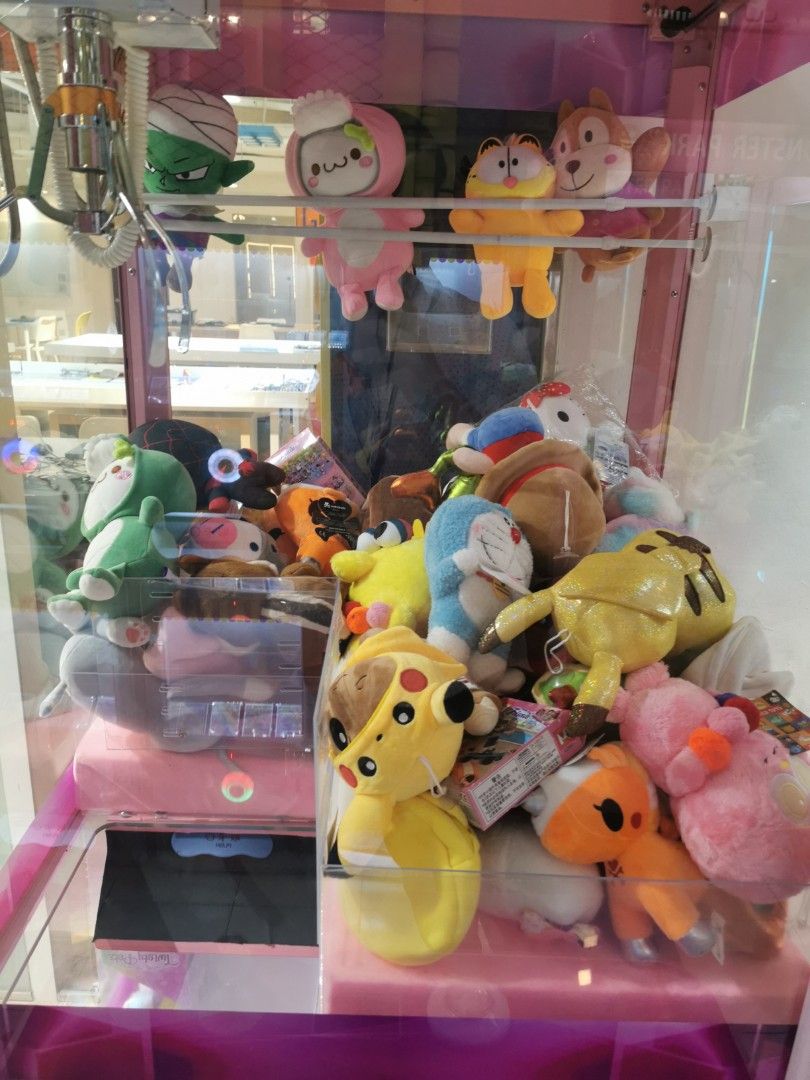 Claw Machine for Sale, Hobbies & Toys, Toys & Games on Carousell