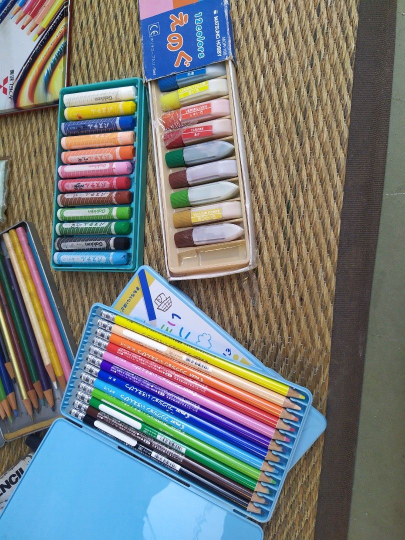 Coloring arts material, Everything Else, Others on Carousell
