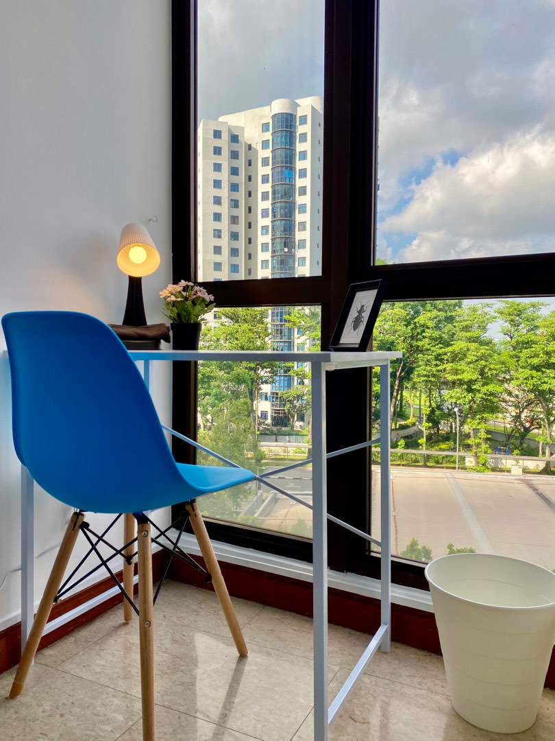 Cozy Common Room at The Mayfair, Property, Rentals, Room Rentals on ...