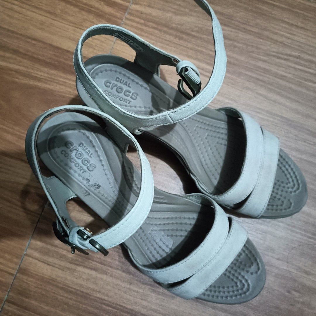 Auth-Crocs hills, Women's Fashion, Footwear, Flats & Sandals on Carousell