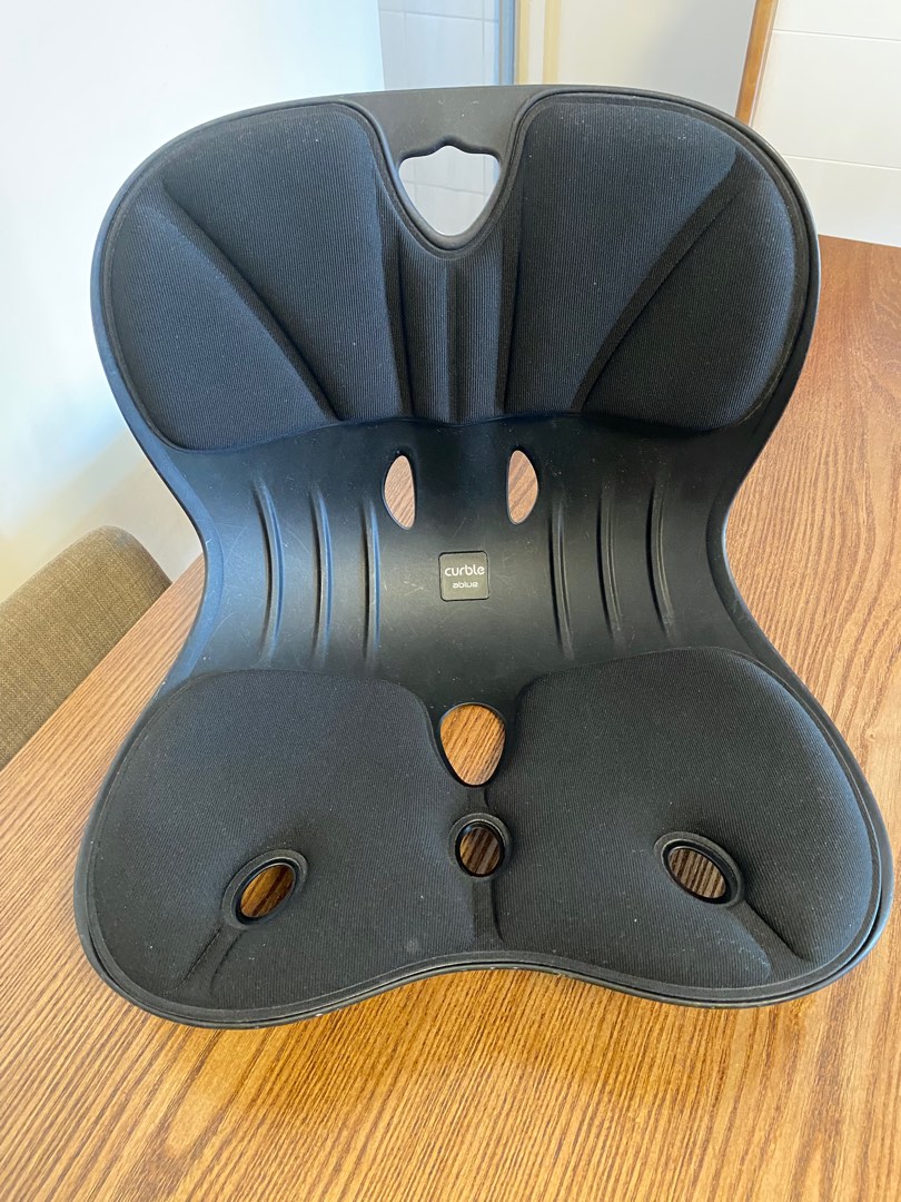 Curble Comfy kids 護脊坐墊, 兒童＆孕婦用品, 兒童傢具, 兒童傢具 - 桌子及椅子 - Carousell