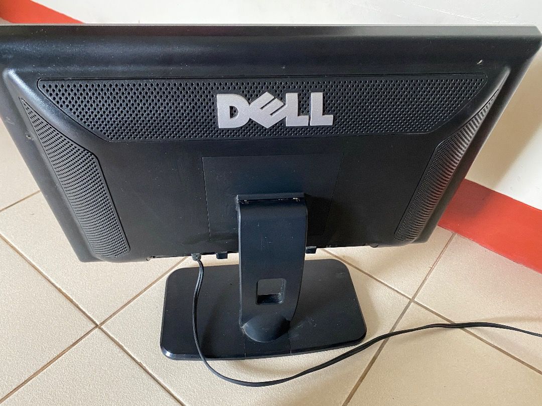 Dell Flat Panel Monitor, Computers & Tech, Desktops on Carousell