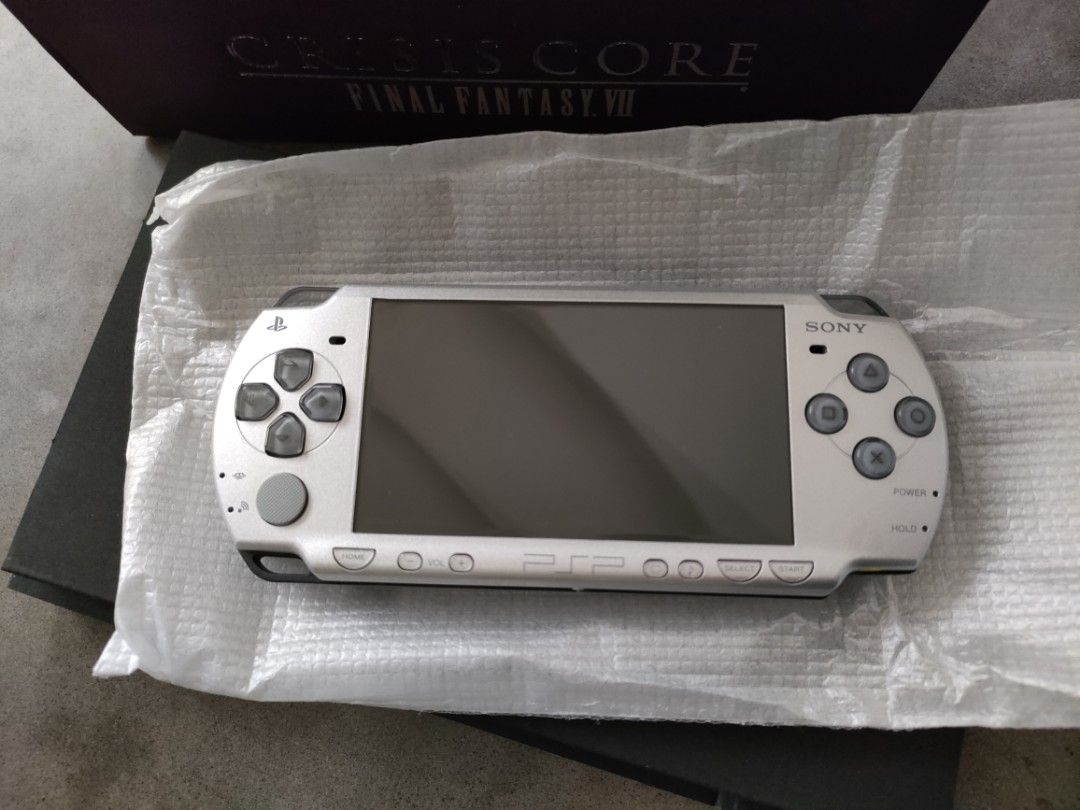 Final Fantasy VII Crisis Core Limited Edition PSP Playstation Portable ...