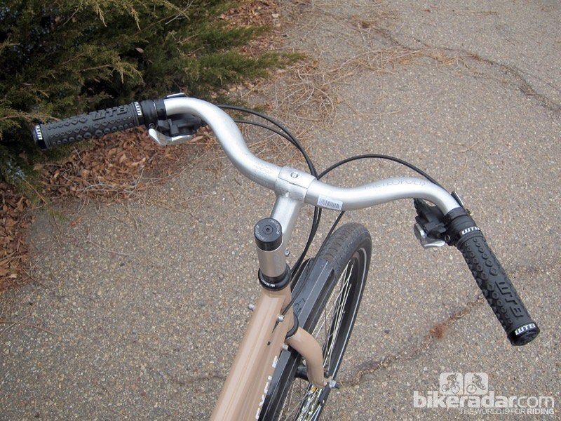 FSA Metropolis Handlebar, 31.8mm, Swept Back, Sports Equipment ...