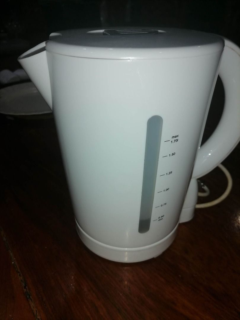 Homemaker Electric Kettle 1.7L (White) WK-8261A on Carousell