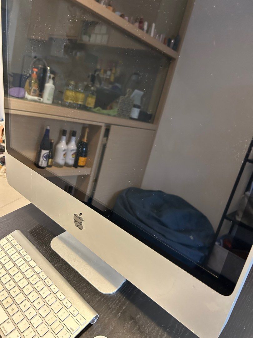 iMac gen 1, Computers & Tech, Desktops on Carousell