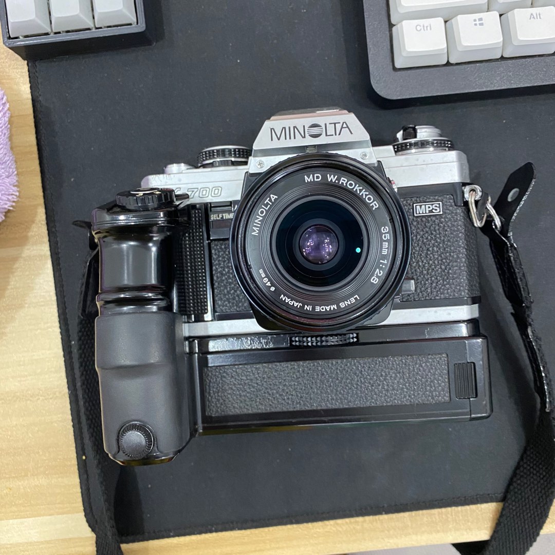 Minolta X700 with Minolta MD 35mm f2.8 lens and MD1 motordrive (35mm ...