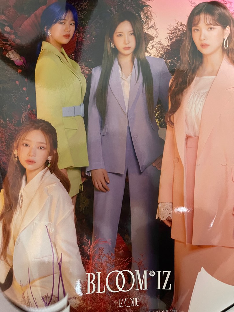 {NEW BUNDLE} BLOOMIZ Izone posters, Hobbies & Toys, Memorabilia & Collectibles, K-Wave on Carousell