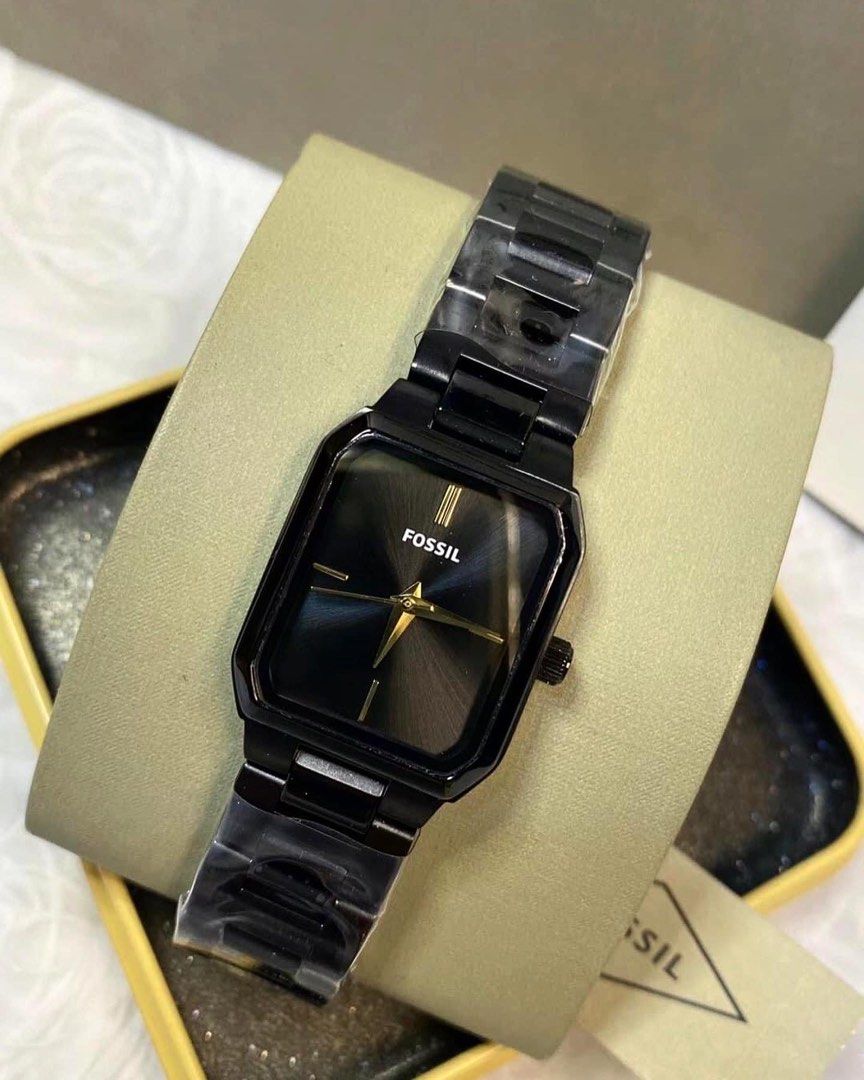 NEW‼️ FOSSIL ALL BLACK SQUARE TYPE AUTHENTIC WATCH on Carousell
