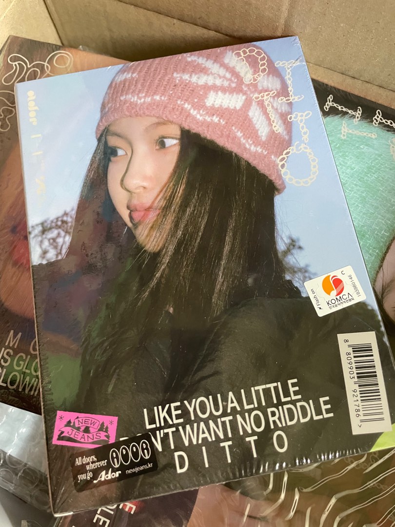 Newjeans OMG Message card, Hobbies & Toys, Memorabilia & Collectibles ...