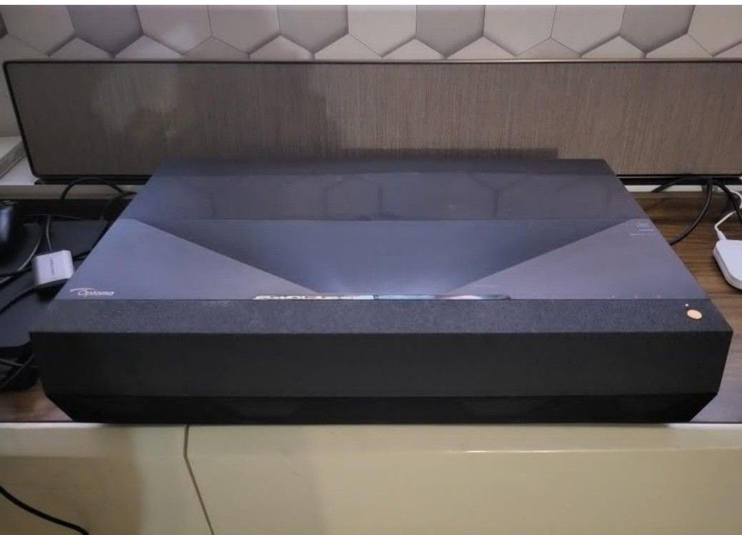 Optoma P1 4k UST Projector, TV & Home Appliances, TV & Entertainment ...