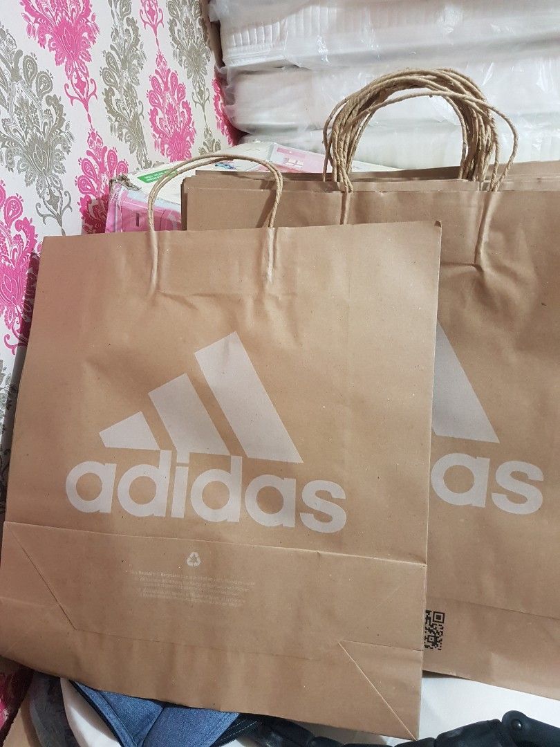 papperbag Adidas Original Store, Fesyen Wanita, Tas & Dompet di Carousell