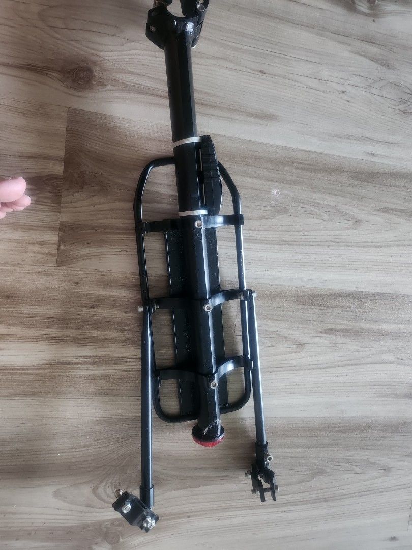 Quick release carrier rack, Sports Equipment, Bicycles & Parts ...