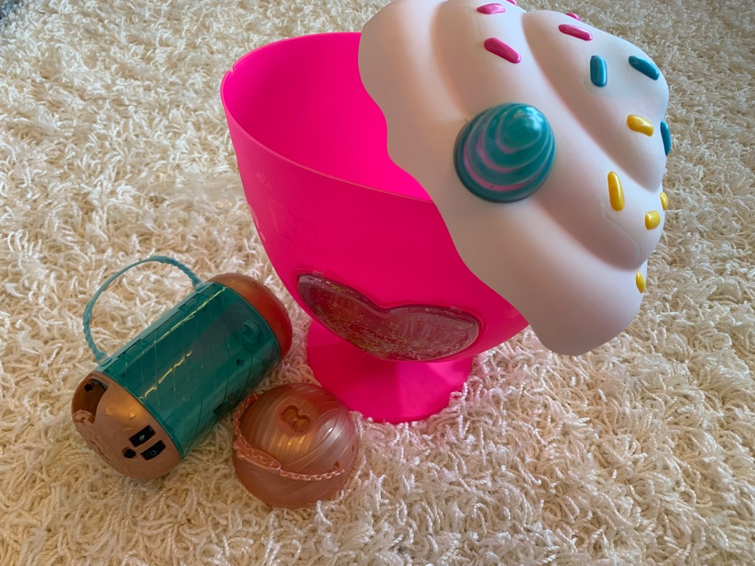 Rainbow corns and lol case, Hobbies & Toys, Toys & Games on Carousell