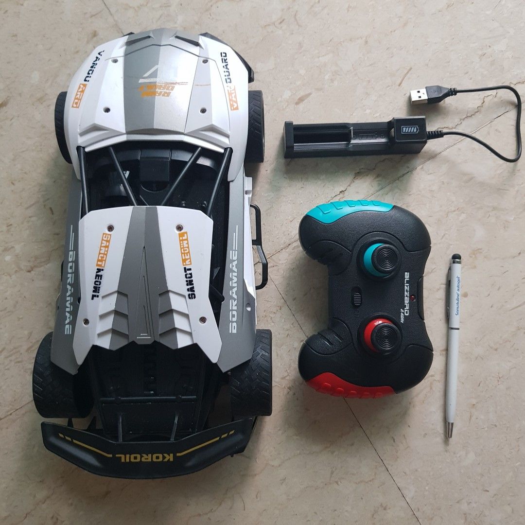 Remote control car, Hobbies & Toys, Toys & Games on Carousell
