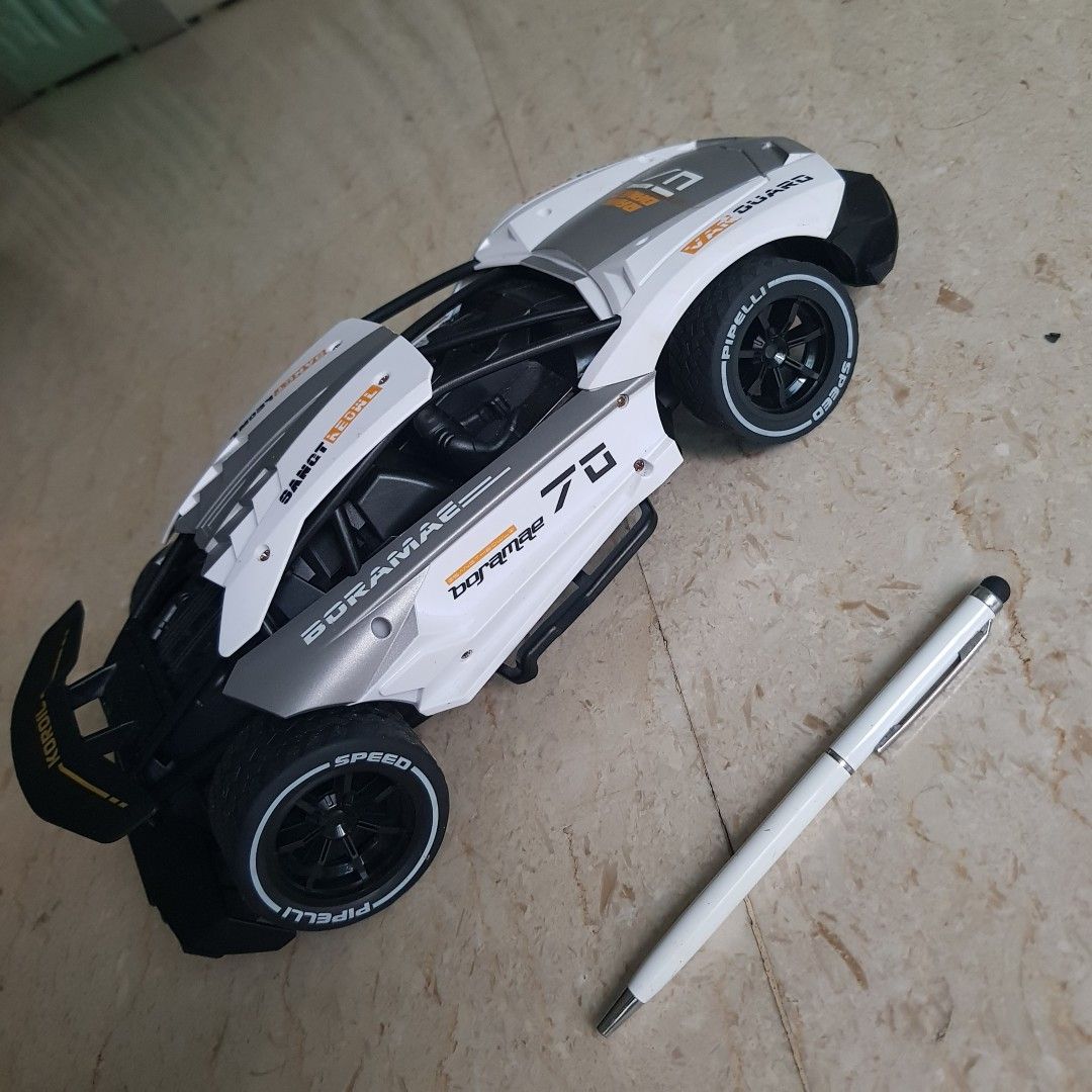 Remote control car, Hobbies & Toys, Toys & Games on Carousell