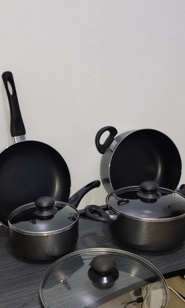Royal Ford non-stick cookware set, Furniture & Home Living, Kitchenware ...