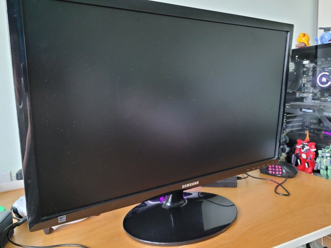Samsung Monitor, 24 Inch, S24D300H, Computers & Tech, Desktops on Carousell