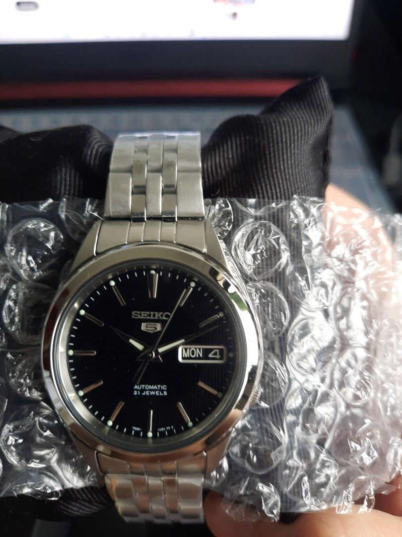 Seiko 5 SNKL23K1 Day Date Automatic Watch, Luxury, Watches on Carousell