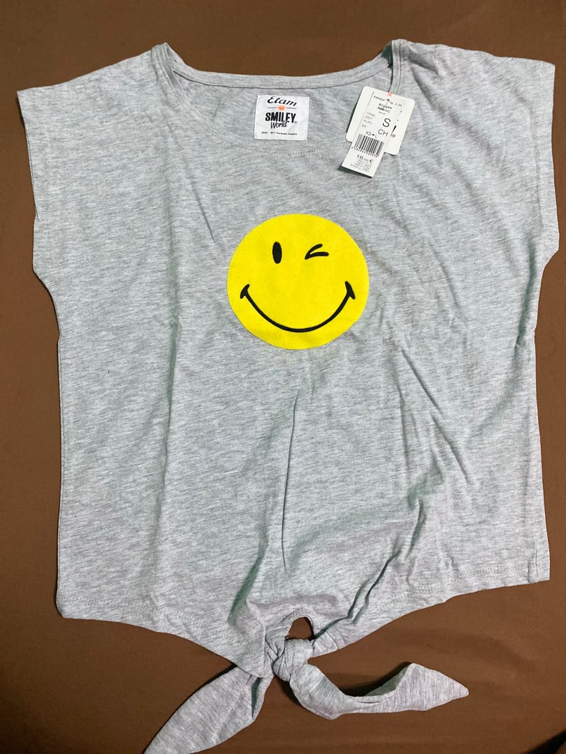 Smiley Top on Carousell