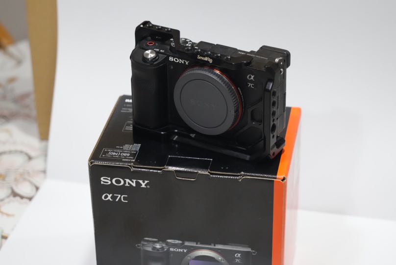 Sony A7C full box set+smallrig cage, Photography, Cameras on Carousell
