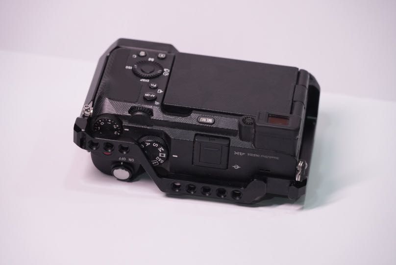 Sony A7C full box set+smallrig cage, Photography, Cameras on Carousell