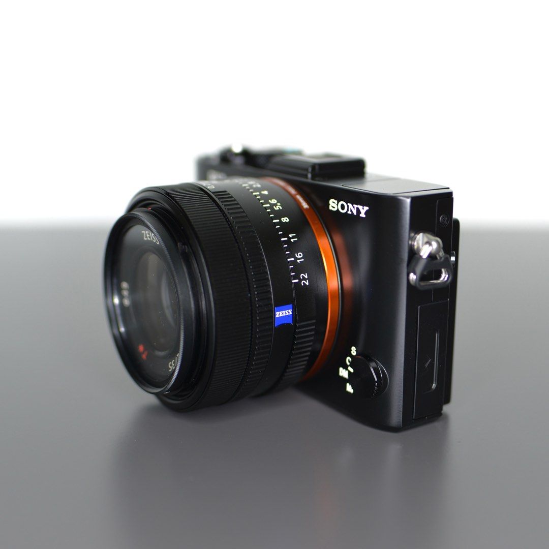 Sony RX1R II Full Frame Compact Camera, Photography, Cameras on Carousell