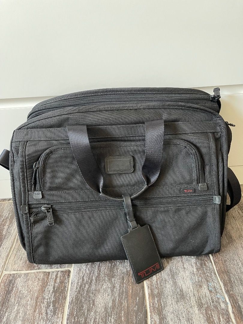 Tumi Alpha Slim Deluxe Portfolio, 男裝, 袋, 公事包 - Carousell