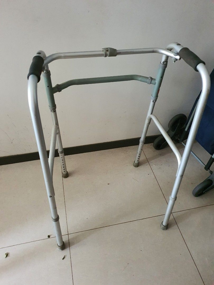 Adult Walking frame Walker, Health & Nutrition, Assistive ...