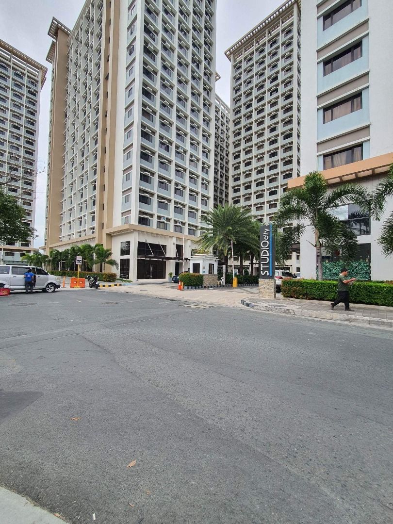 Alabang City Studio type Condominium unit at Studio City P2.8 M ...
