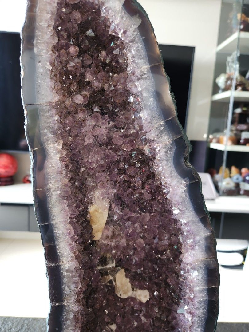 Amethyst Cave 18.65kg with wooden display stand, Women's Fashion ...