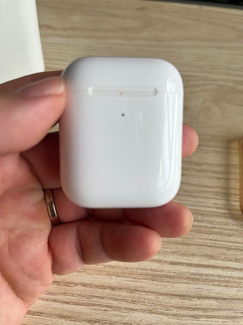 Apple Airpods 1st gen, Audio, Earphones on Carousell
