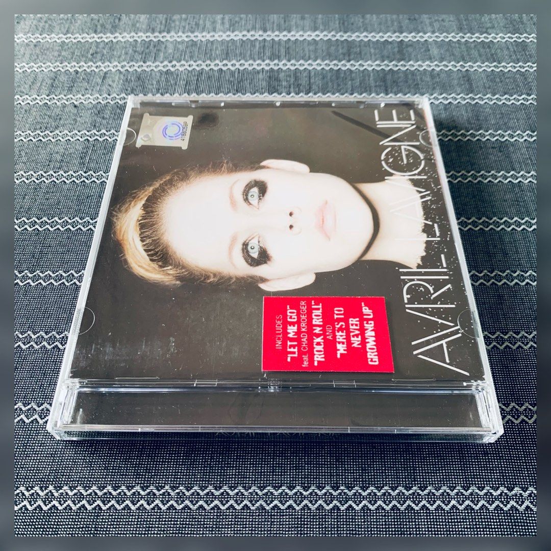 Avril Lavigne - Avril Lavigne [Imported Edition] CD, Hobbies & Toys ...