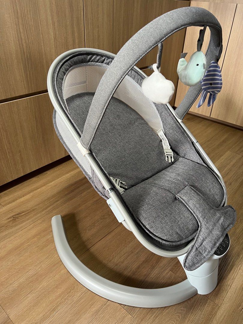 Automatic baby rocker/ baby swing, Babies & Kids, Baby Nursery & Kids ...