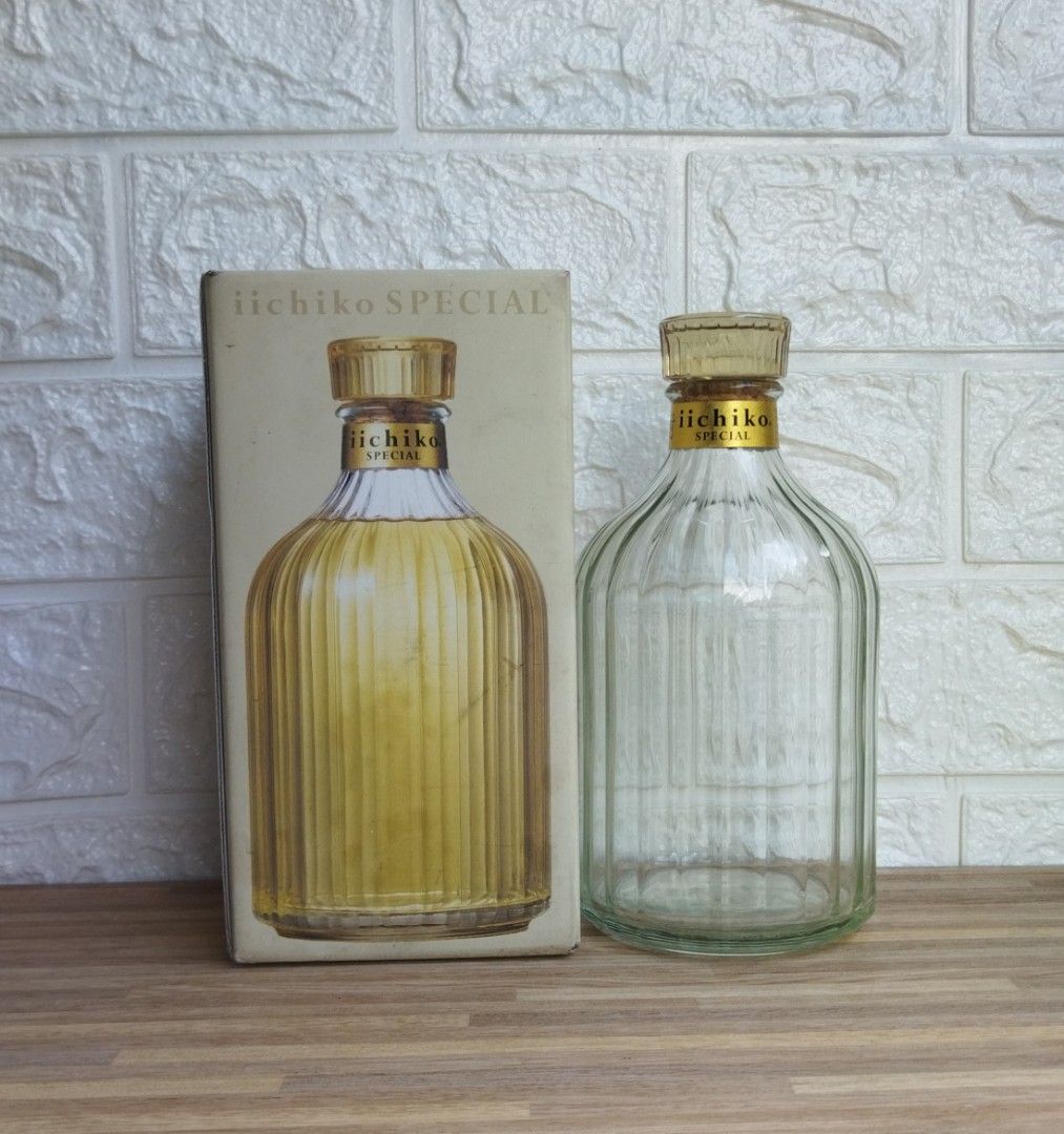 Botol bekas sake Iichiko Special Shochu 720ml, Antik, Pajangan di Carousell