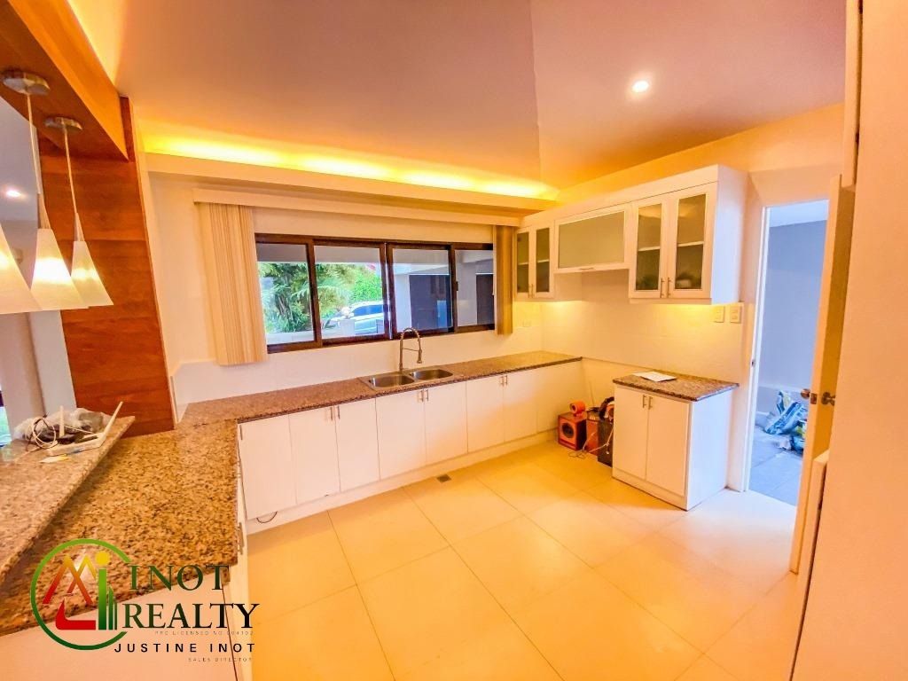 Brand New Luxury Home in Bf Almanza Las Pinas Near Sm Southmall on ...