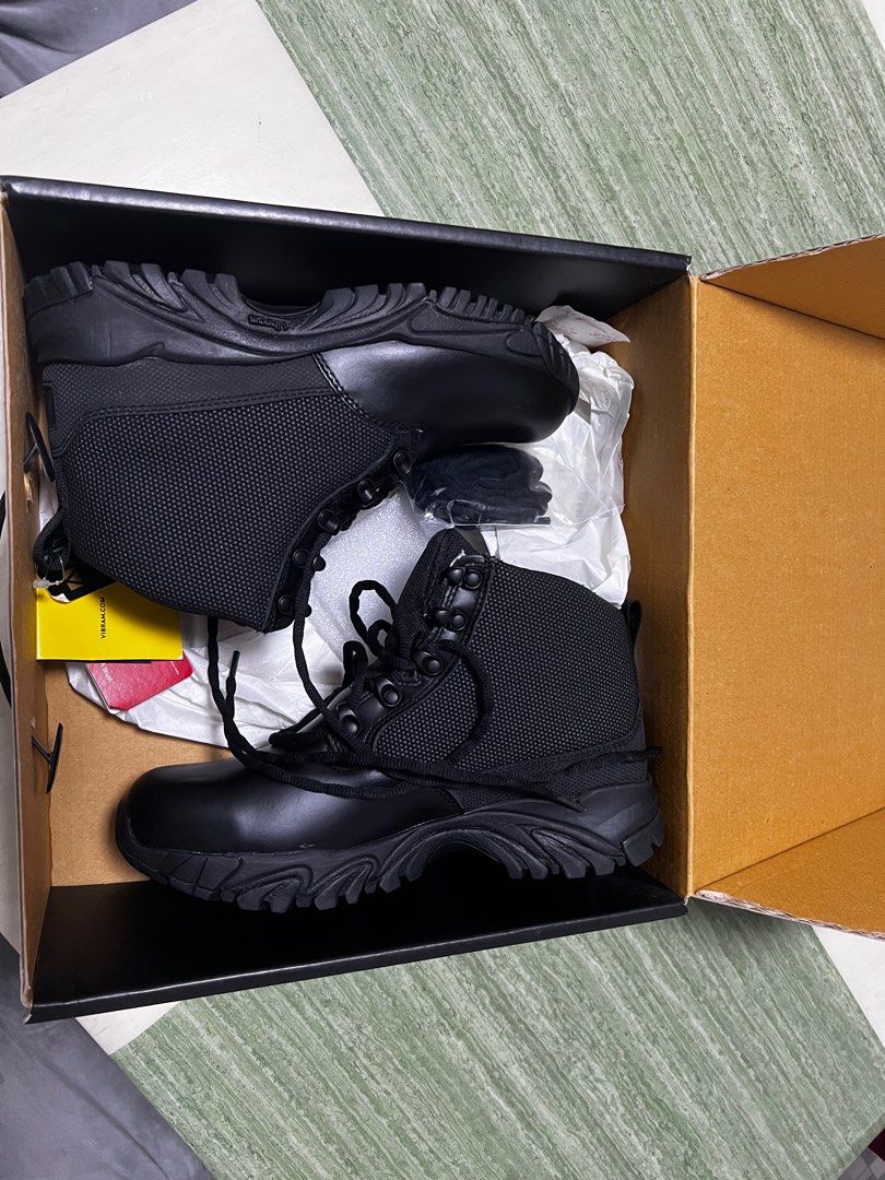 Brand New Tracking Boots, Men's Fashion, Footwear, Boots on Carousell