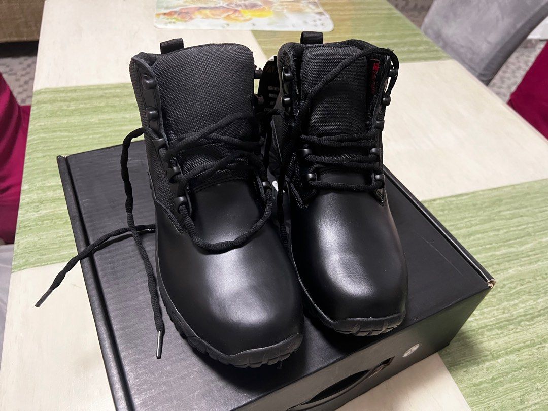 Brand New Tracking Boots, Men's Fashion, Footwear, Boots on Carousell